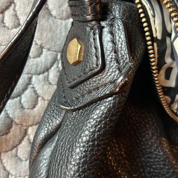 Marc By Marc Jacobs | Bags | Marc By Marc Jacobsen Leather Zip Flap Crossbody | Poshmark